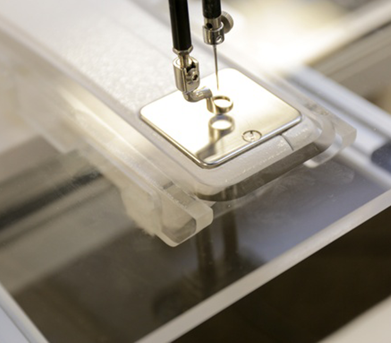 Handi Quilter - Accessories - Easy-Fit Ruler Base - Avante by Handi ...